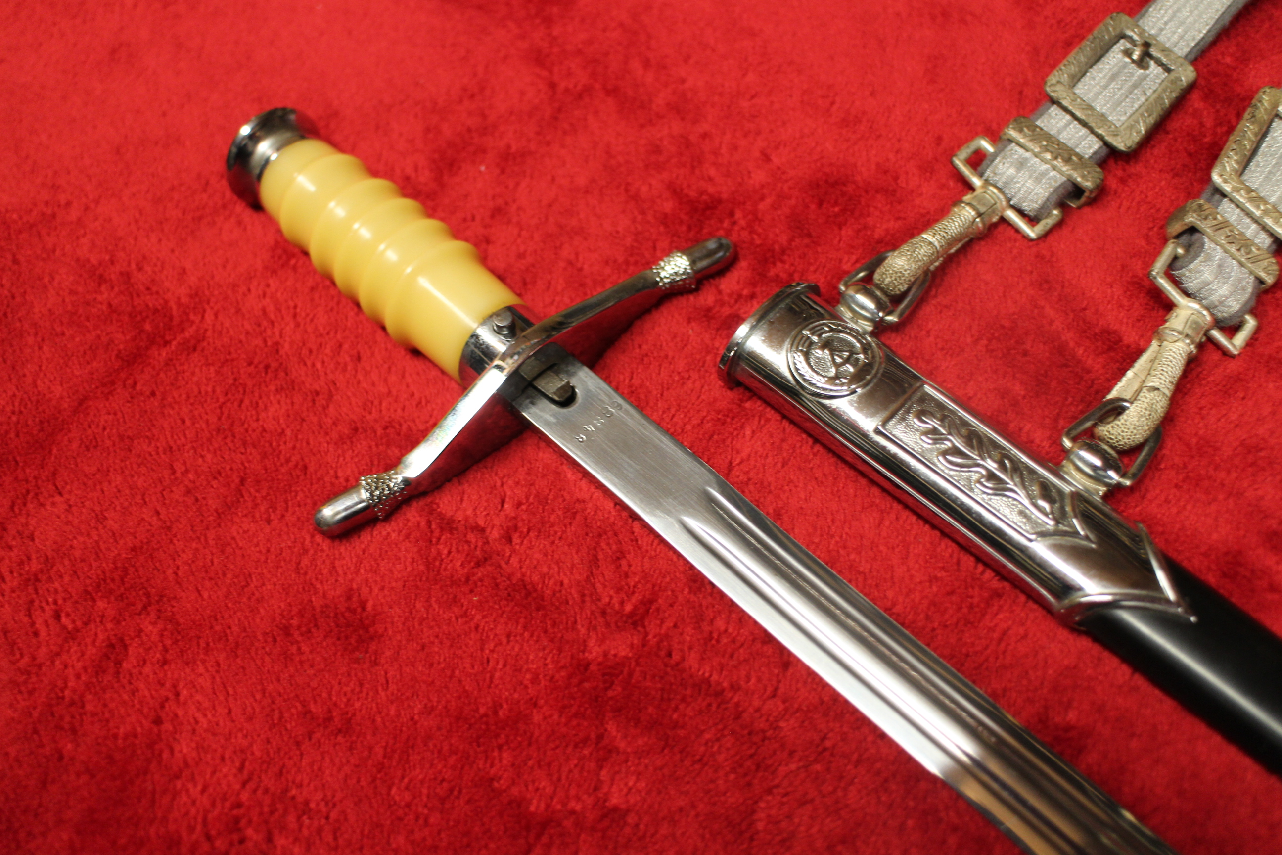 NVA Ehrendolch Offizier mit Gravur original