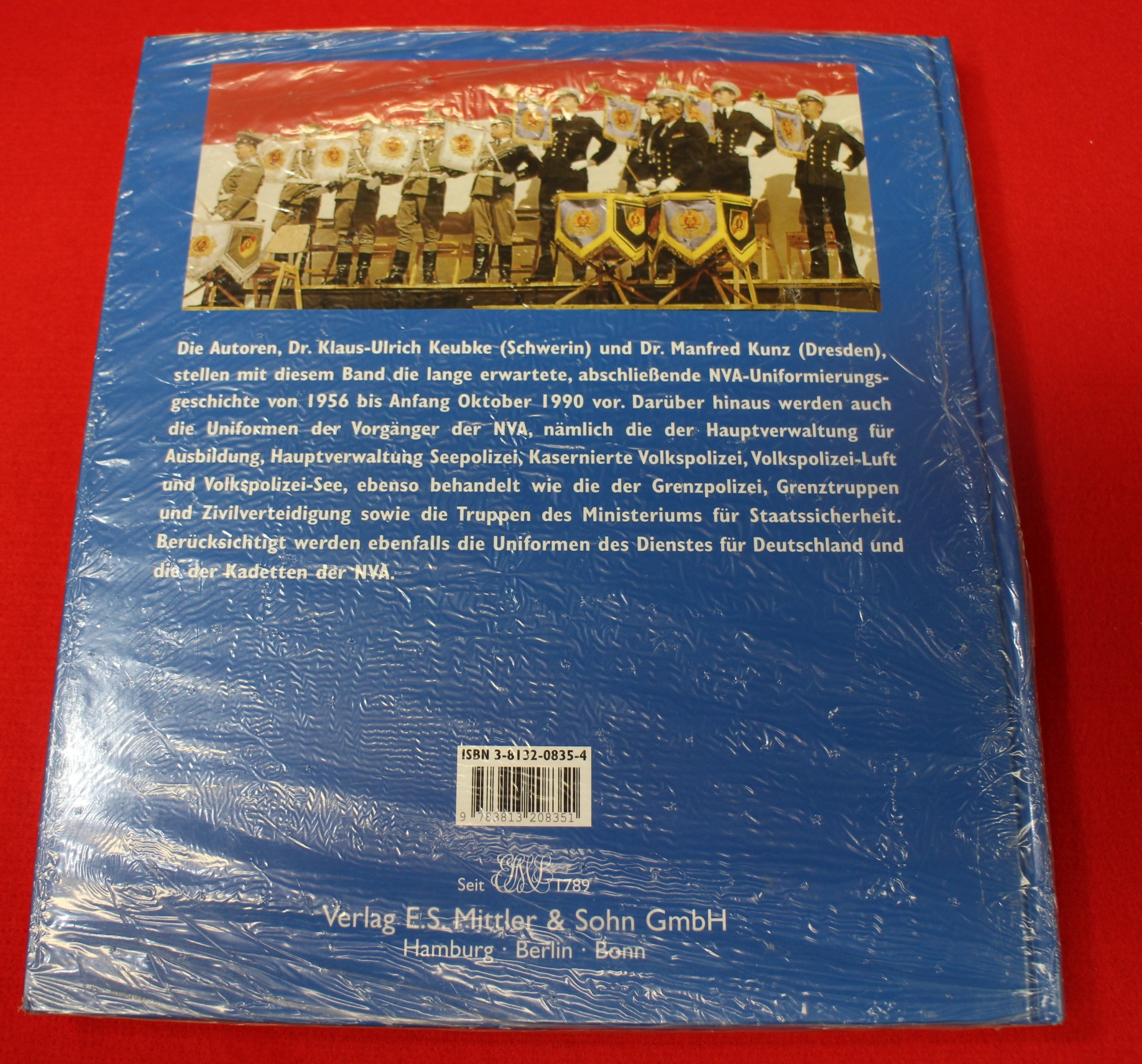 Buch Militärische Uniformen in der DDR