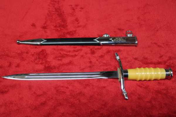 original NVA Ehrendolch Offizier mit Gravur